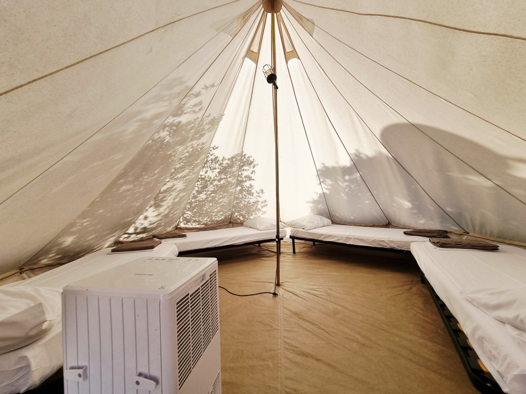 Glamping tent with AC and a locker :: The Garden Booking