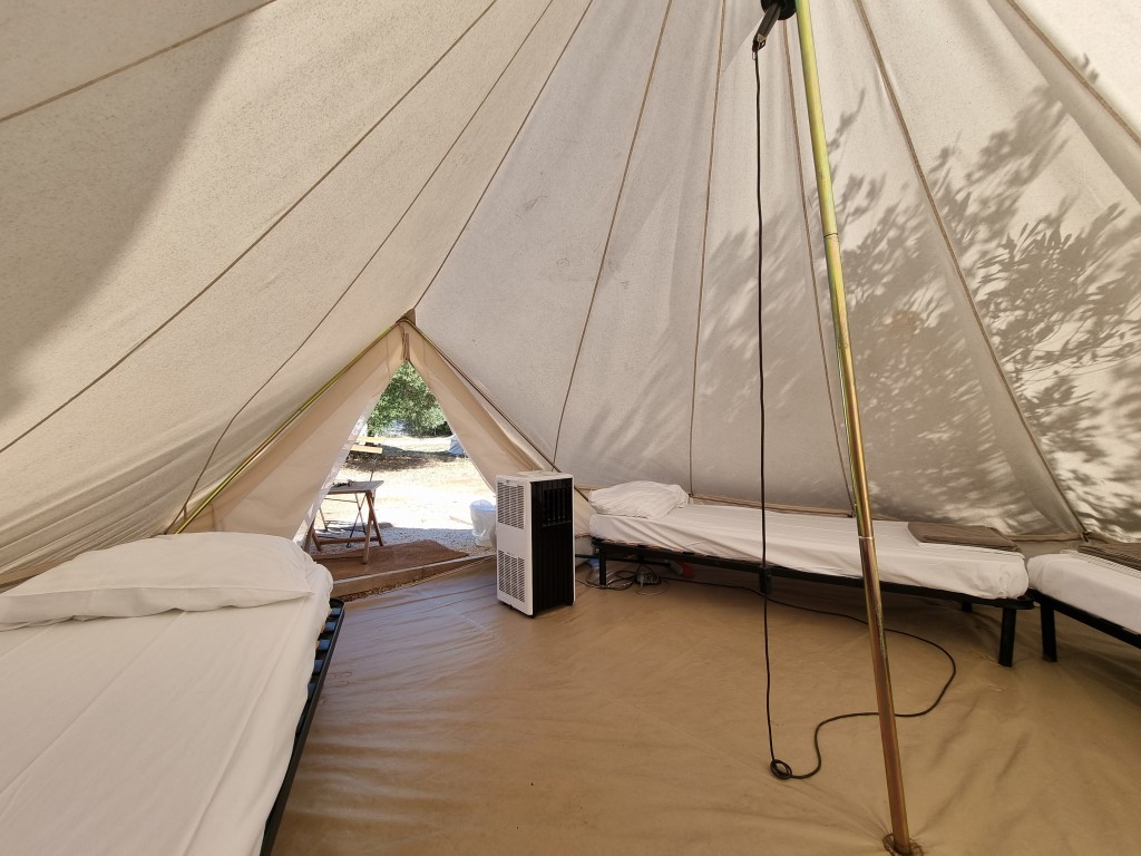 Glamping tent with AC and a locker :: The Garden Booking