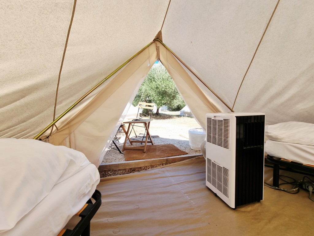 Glamping tent with AC and a locker :: The Garden Booking